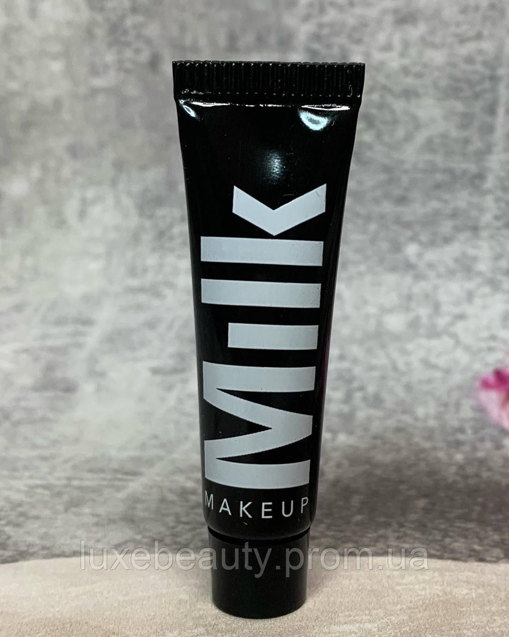 Купить Milk makeup pore eclipse mattifying + blurring makeup primer ...