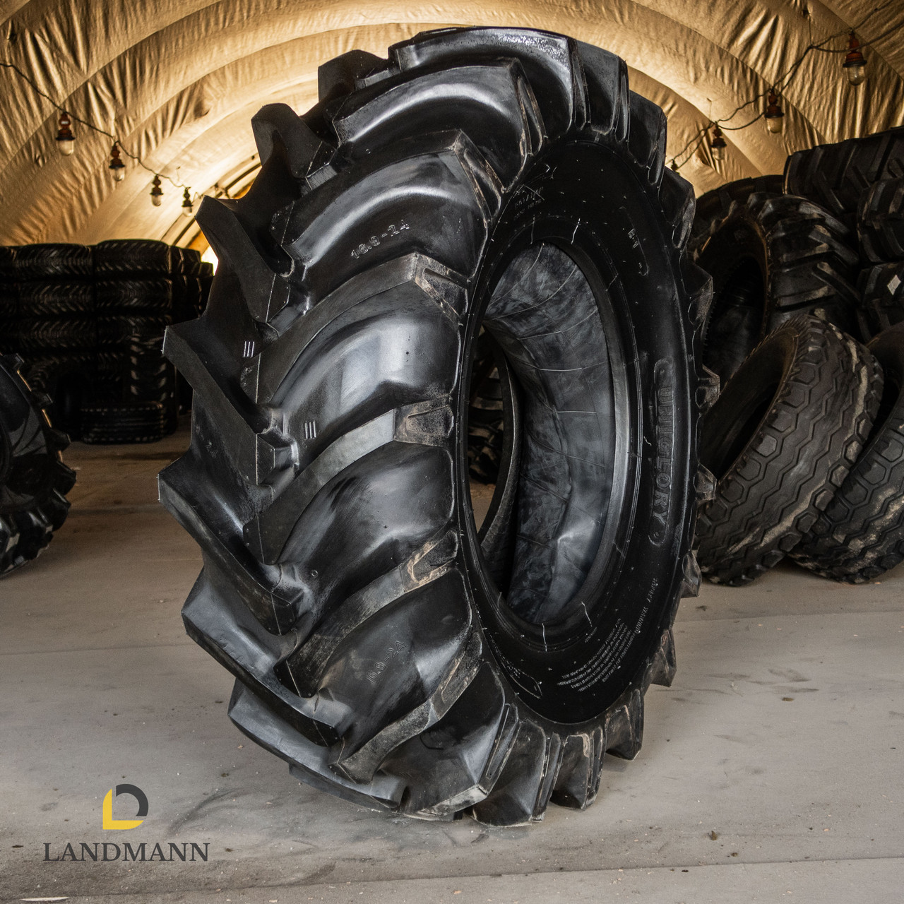 Uniglory шина 16,9-24 10PR TracForce 306 R-1 TT с камерой, цена 14349 ...