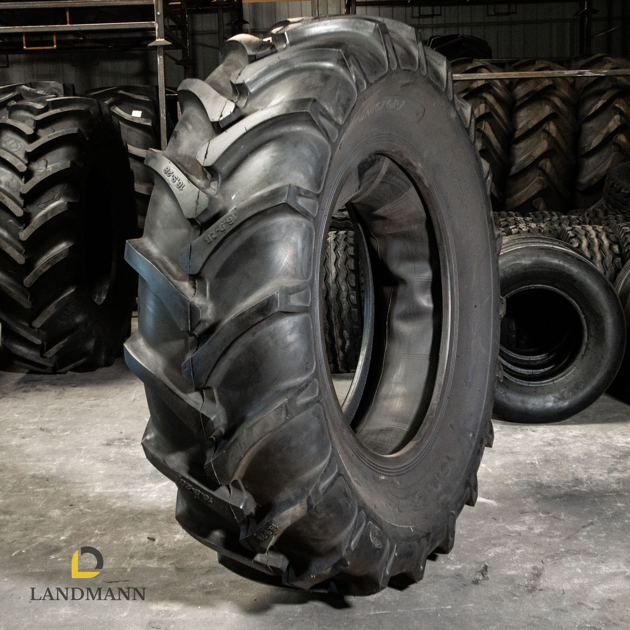 Uniglory шина 16,9-28 10PR TracForce 306 R-1 TT з камерою, ціна 20166 ...