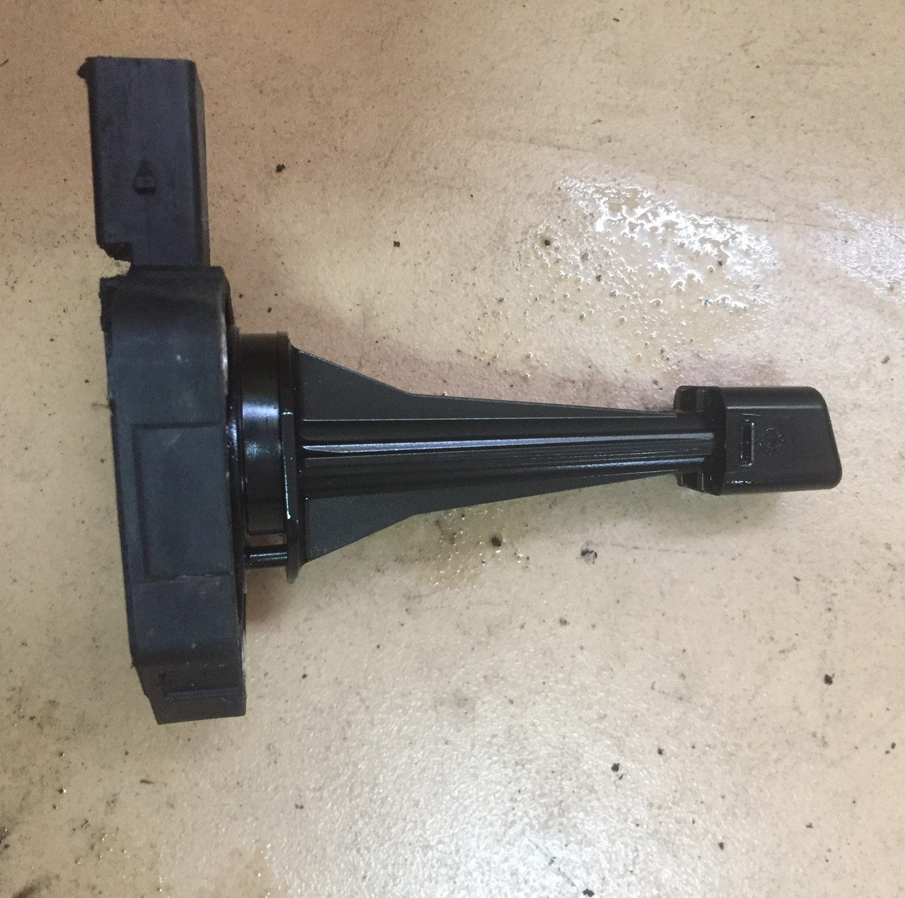 Купити ДАТЧИК УРОВНЯ МАСЛА 21590-2A100 215902A100 НА HYUNDAI SANTA FE 2 ...