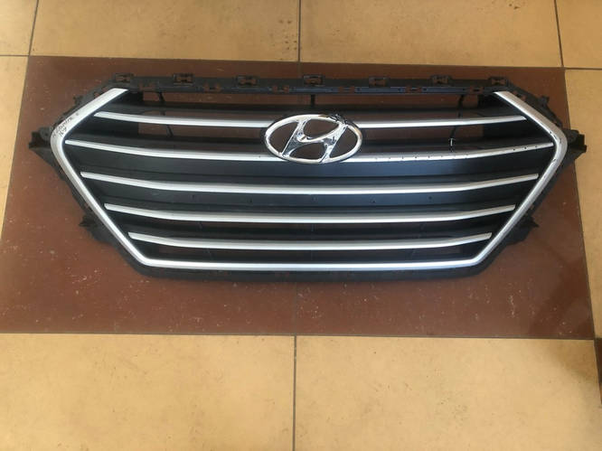 Купить Решетка радиатора 86351F2000 Hyundai Elantra 2015-2019 ...