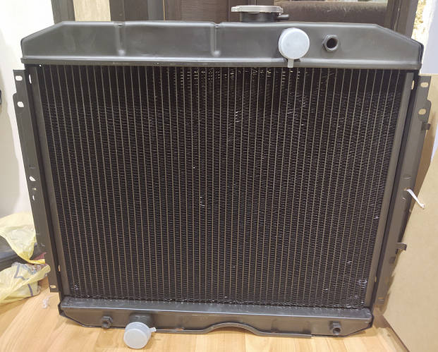 Купить Радиатор водяного охлаждения ГАЗ 3307 трехрядный медный 3307 ...