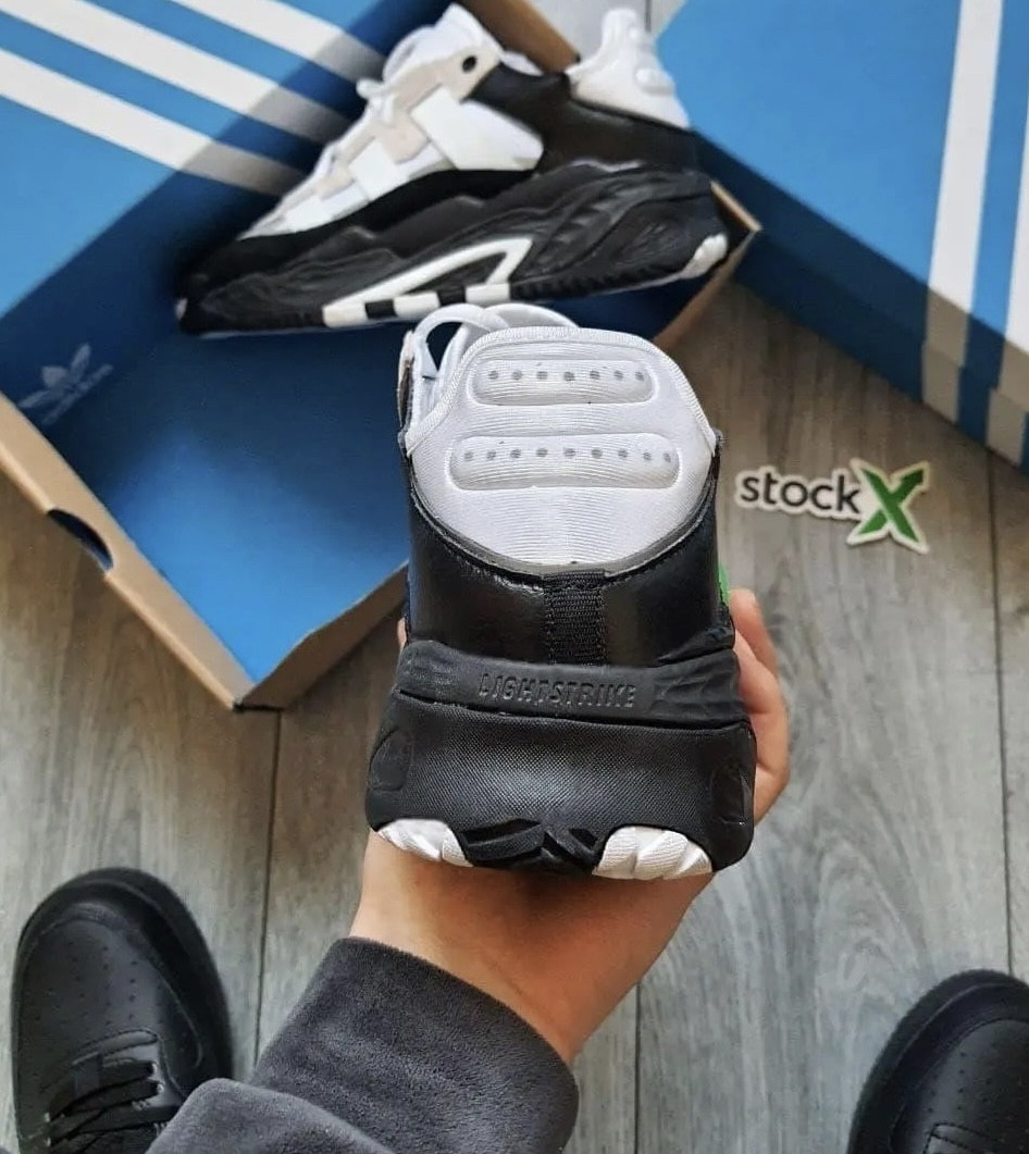 Купити Кросівки Adidas, ціна 2200 грн - Prom.ua (ID# 1703594771)