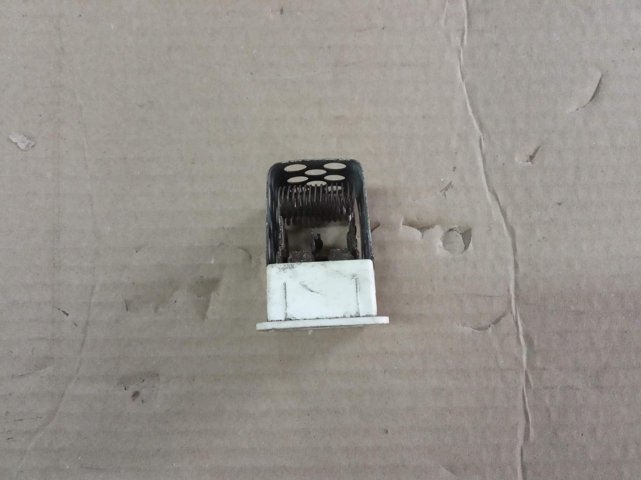 Резистор реостат печі Opel Astra, Zafira 52475432, 90560362, 1845795 ...