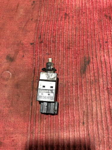 Датчик увімкнення стоп-сигналів із педалі гальма Mercedes E-Class W211 ...