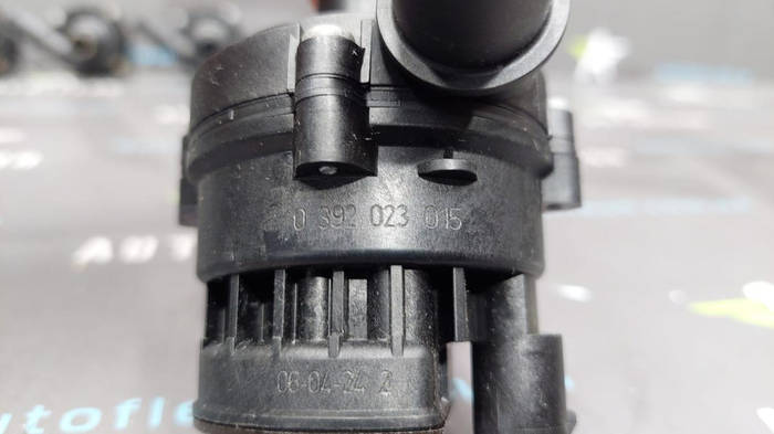 Помпа водяная/ насос водяной 0392023015 Infiniti Nissan Opel Renault бу ...