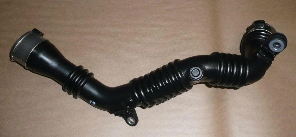 Шланг (патрубок) интеркулера верхний правый Renault Megane 3 Scenic 3 ...