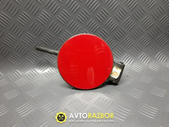 Лючок заливной горловины топливного бака на Volkswagen VW Passat B5, B5 ...