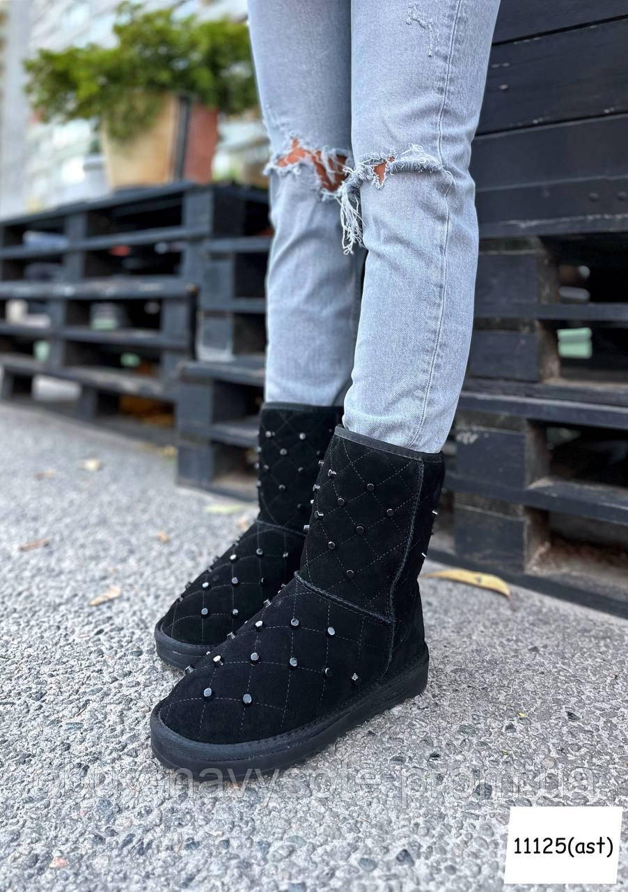 Жіночі високі уггі натуральний замш декор шипи чорний колір 41, цена ...