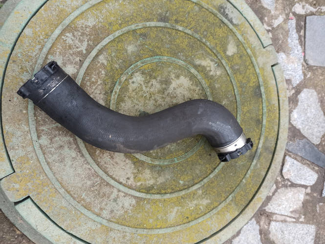 Патрубок інтеркулера Mercedes A 204 528 21 62, A 204 528 21 82 ...