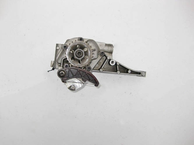 Mercedes Масляний насос для двигуна M273 4.6 л 5.5 л A2731800101, ціна ...