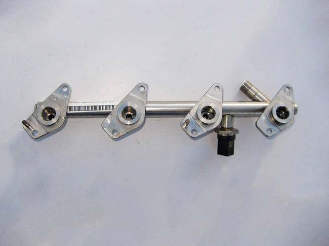 Купить Mercedes-Benz A2640701900 Топливная рампа - распределитель для ...