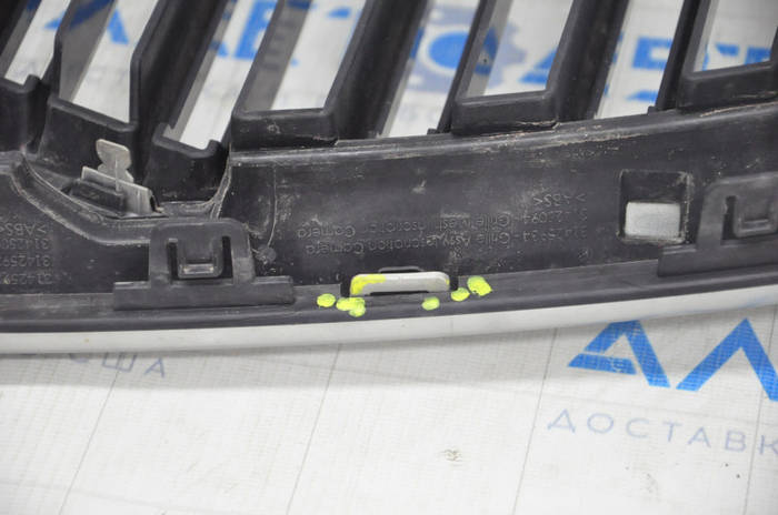 Решетка радиатора grill со значком Volvo XC90 16- хром, трещина, слом ...