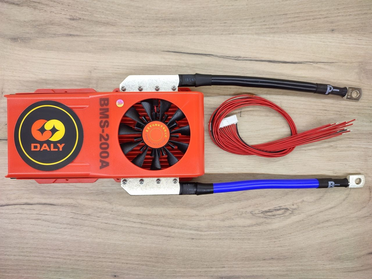 BMS контроллер Daly 13S 48 вольт 200A с балансиром, цена 8900 грн — Prom.ua (ID#1714139335)