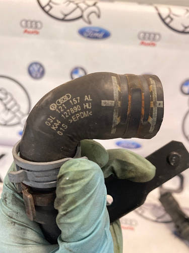 Купить Патрубок охлаждения Audi Q7 (б/у), цена 386 ₴ — Prom.ua (ID ...