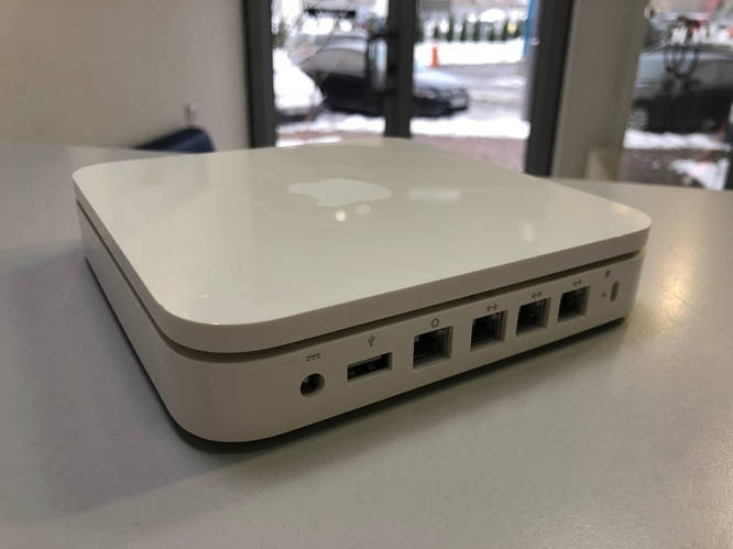 Wi-Fi Роутер, Apple Airport Extreme A1143, трещина на пластике снизу ...