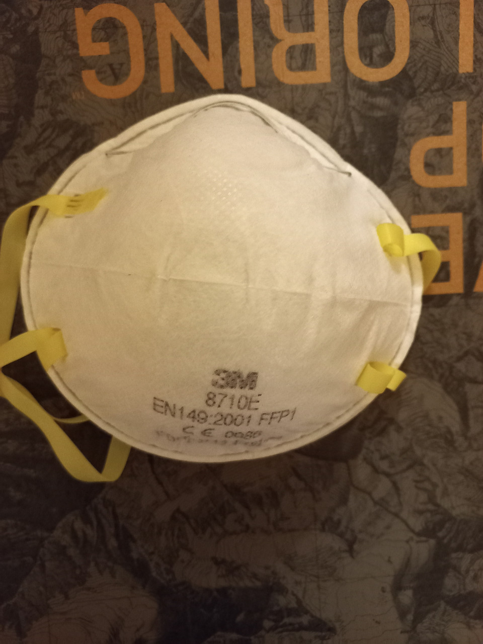 Маска-респиратор 3M 8710 FFP1 — Купить Недорого на Bigl.ua (1716355051)