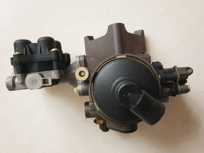 Купить Кран осушитель воздуха, Iveco EuroCargo 504288701, Knorr-Bremse ...