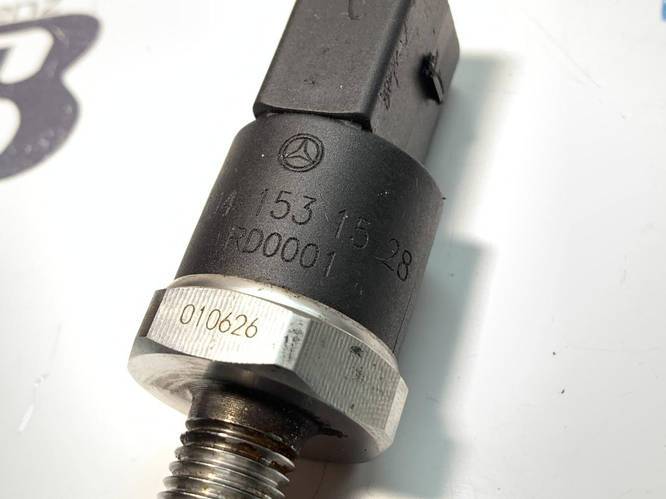 Датчик давления топлива в рейке на Mercedes Benz Sprinter 2,2 - 2.7 cdi ...
