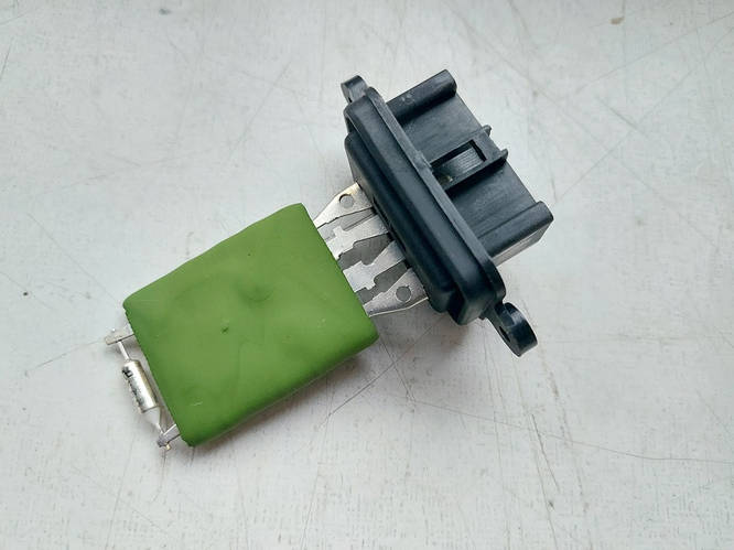 Резистор печки (сопротивление отопителя) на Fiat Doblo (2000-2005-2010 ...