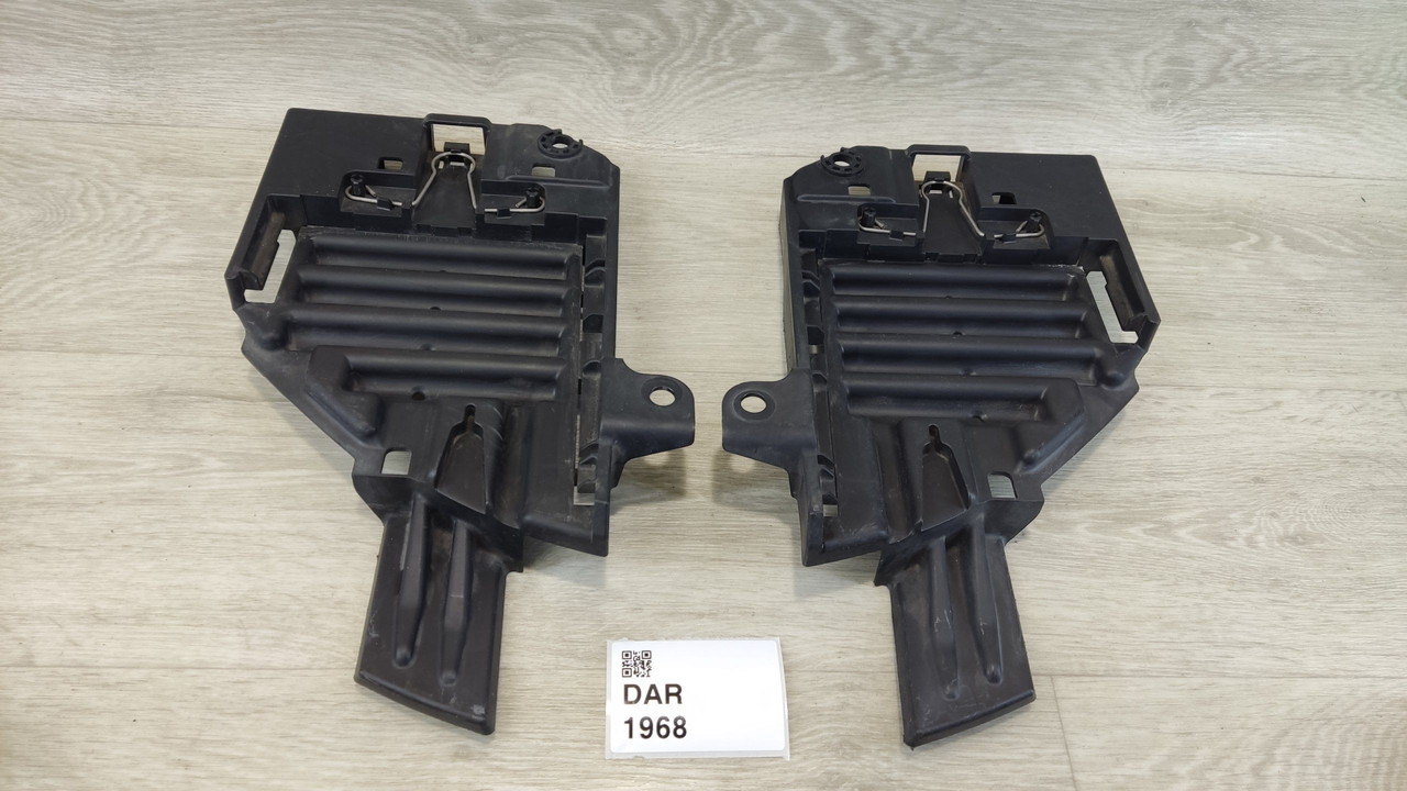 Кронштейн Кріплення Направляюча Фари Передній Правий Land Rover ...