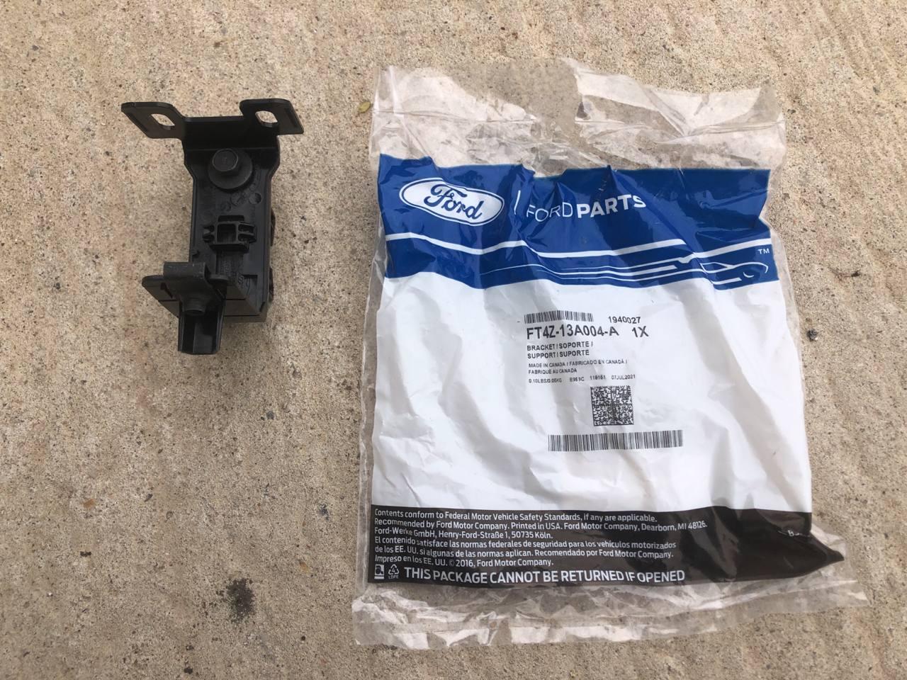 Кронштейн крепления фары нижний левый/правый Ford Edge 2015-2018 OEN ...