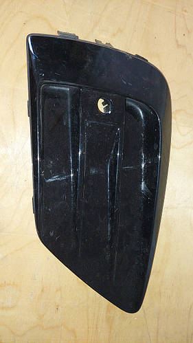 Volvo S60 V60 R-Design 2017- накладка протитуманної фари передня права ...