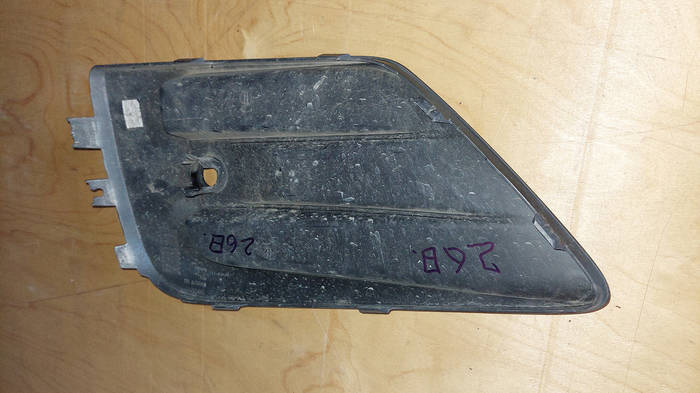 Volvo S60 V60 R-Design 2017- накладка протитуманної фари передня права ...