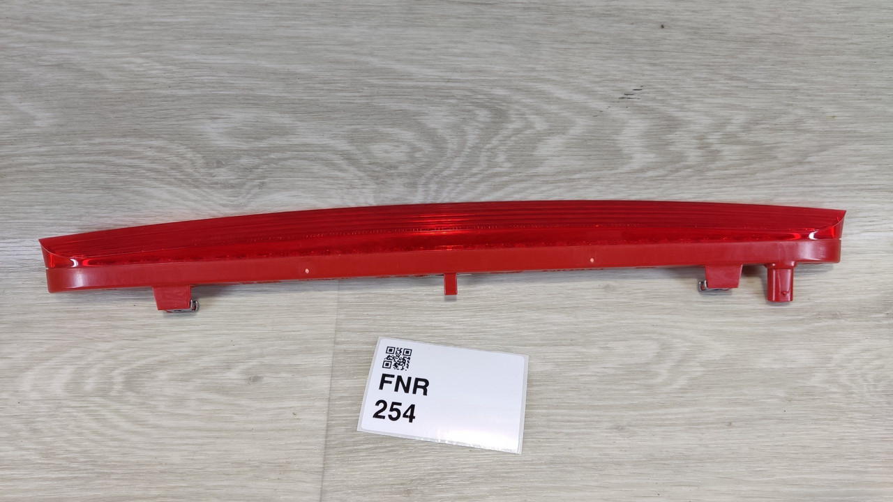 Ліхтар стоп сигнал задній верхній ляди кришки багажника Audi A3 8V Q3 ...