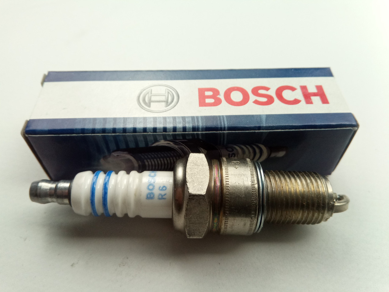 Свеча зажигания BOSCH SUPER PLUS WR8DC+3 (Lanos 1.5, ГАЗ инж., карб ...