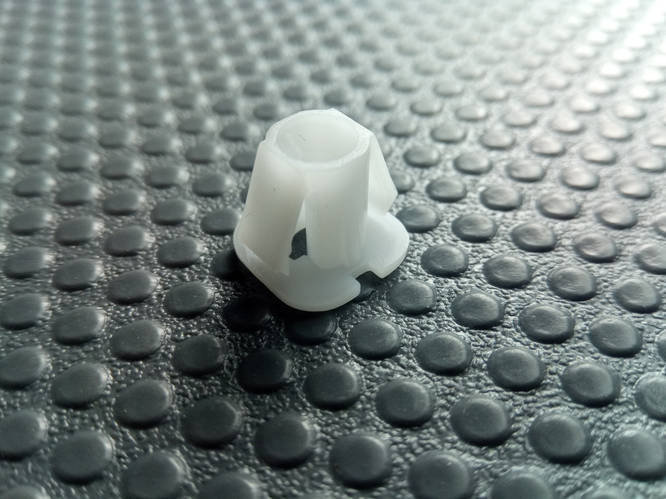 Купить Пистон молдинга двери Lacetti, "GM" (94530629), цена 70.91 ...