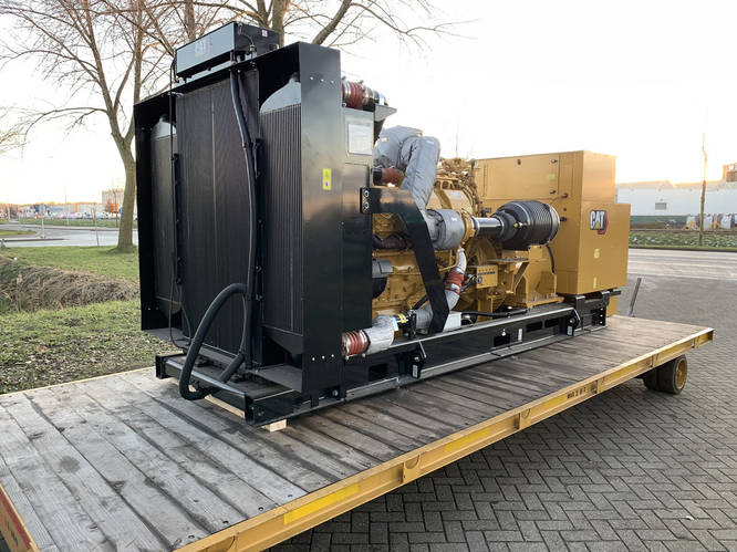 Дизельний генератор Caterpillar C32 1100 kVa 2022 року, ціна 7807400 ...