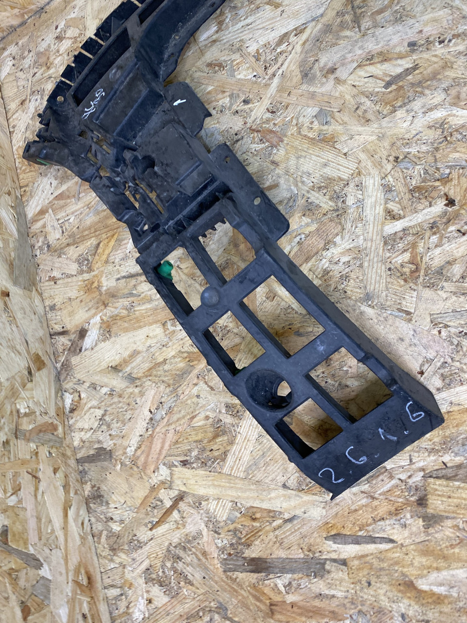 Купити КОНШТЕЙН ЗАДНЬОГО БАМПЕРА ЛІВИЙ Volvo XC90, 31407730, ціна 1000 ...