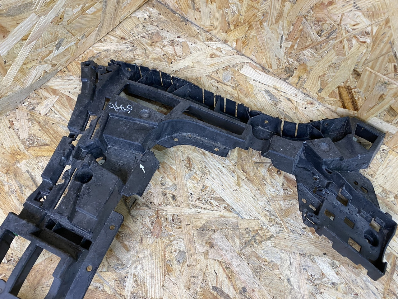 Купити КОНШТЕЙН ЗАДНЬОГО БАМПЕРА ЛІВИЙ Volvo XC90, 31407730, ціна 1000 ...