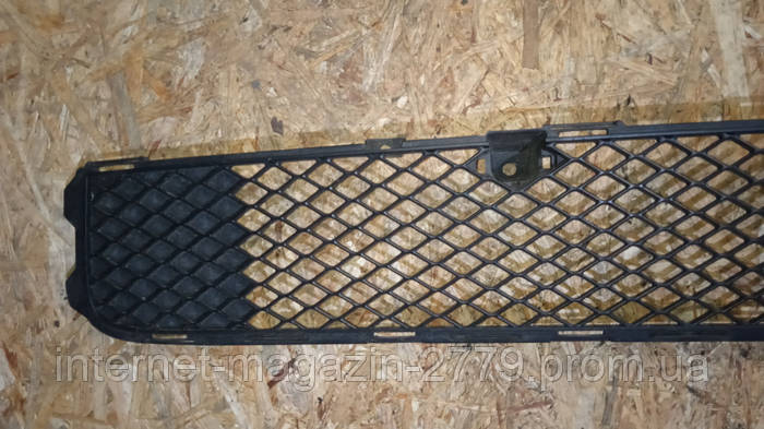 Купити Решітка бампера переднього центральна нижня 6400A827 999537 ...