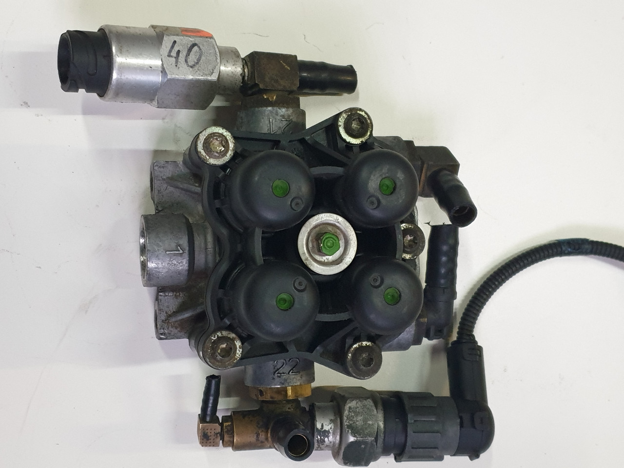 Купити 4- контурний захисний клапан MAN AE4609, AE4610, AE4604 ...