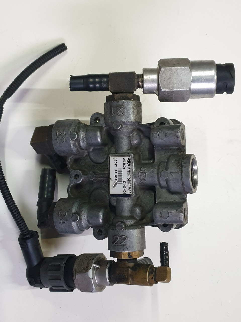 Купити 4- контурний захисний клапан MAN AE4609, AE4610, AE4604 ...