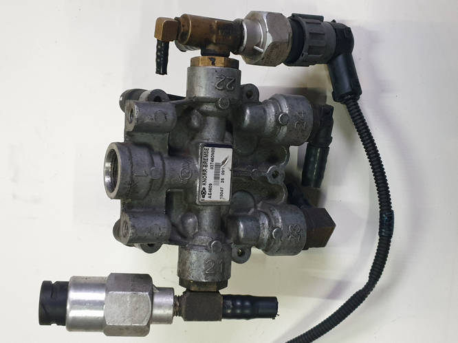 Купити 4- контурний захисний клапан MAN AE4609, AE4610, AE4604 ...