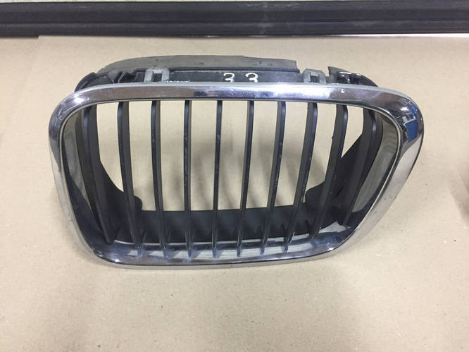 Решетка радиатора капота левая BMW 3 E46 51.13-8-159 623 0, цена 1550 ...