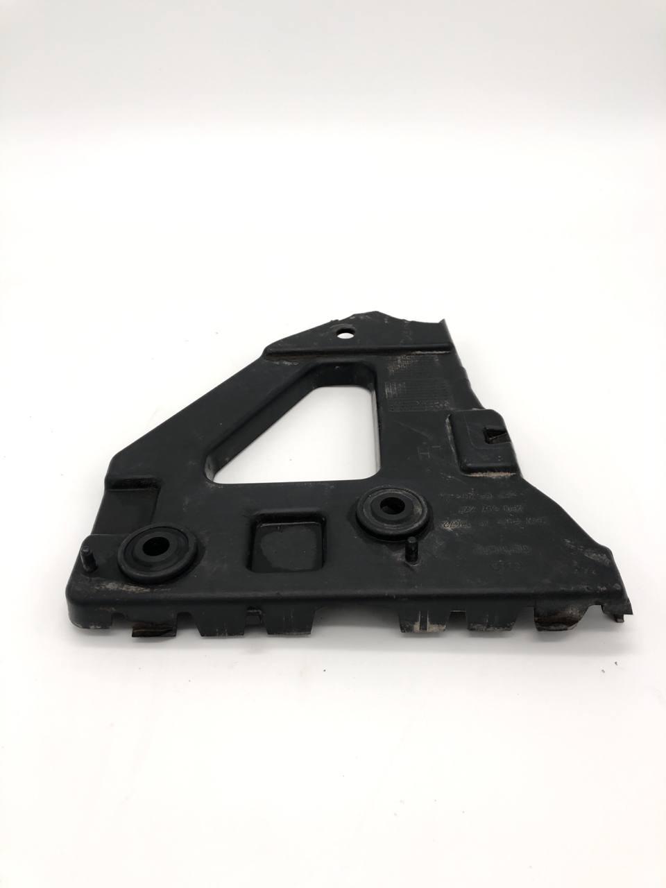 Купити 4F0807227 Кріплення переднього бампера ліве Audi A6 C5 ...