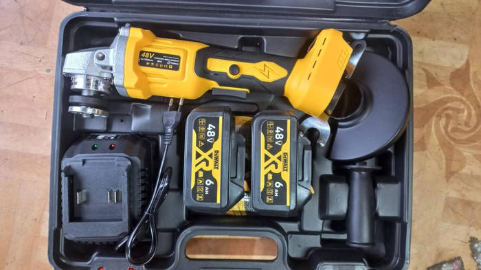 Купити Акумуляторна болгарка DEWALT DCB 125, ціна 4043 ₴ - Prom.ua (ID ...