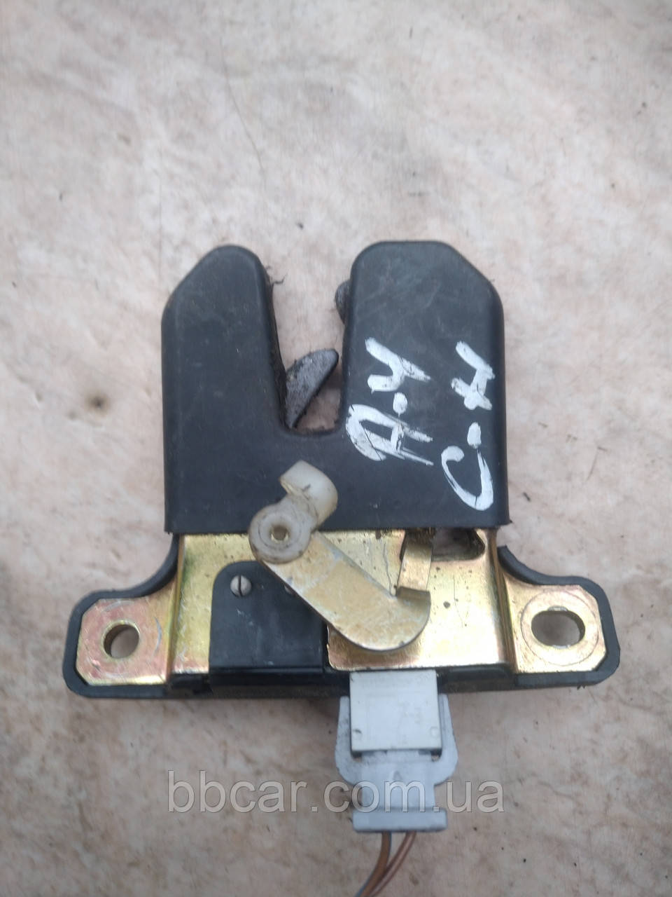 Замок Крышки Багажника Audi A4 B5 8D5 827 505 D — Купить Недорого на ...