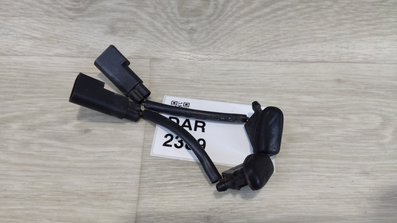 Форсунка омивача лобового скла Ford Focus MK2 (2004-2010) 4M51-17666-AB ...