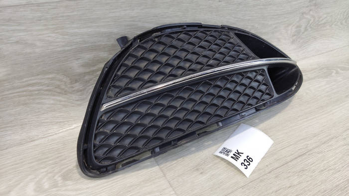 Купить Накладка заглушка решітка хром туманки переднього бампера права ...