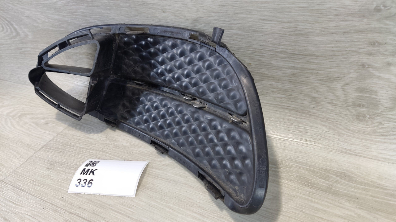 Купить Накладка заглушка решітка хром туманки переднього бампера права ...