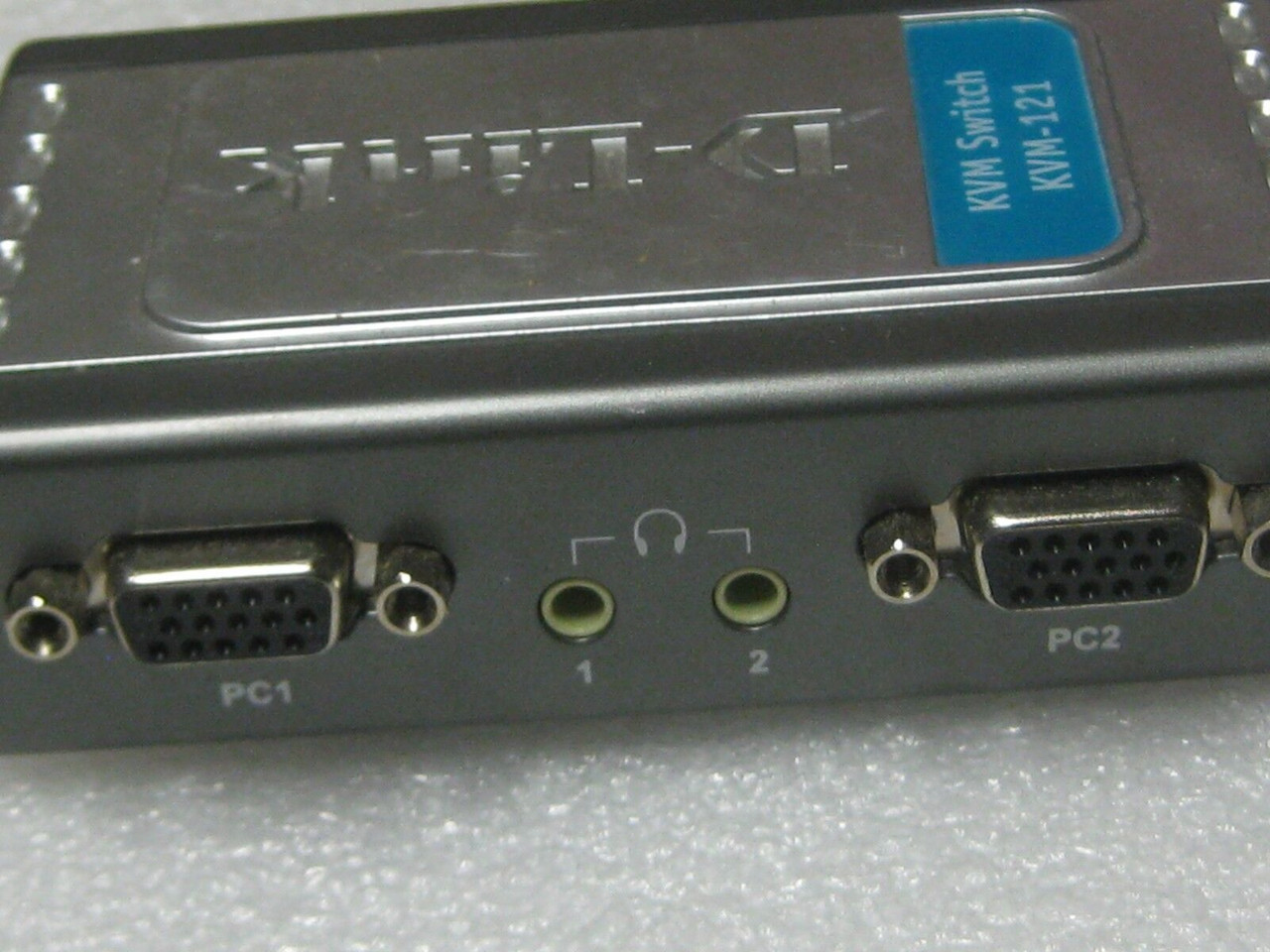 KVM переключатель PS/2 2 port D-Link KVM-121 VGA Audio новый (ID#1744873260), цена: 213 ...