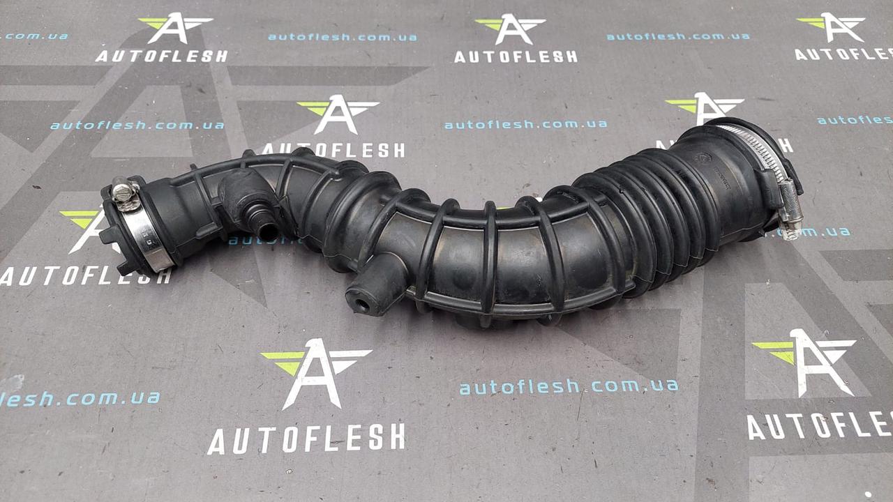 Патрубок воздушного фильтра 165762992R, 4150900042 Dacia Mercedes ...