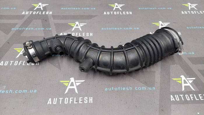 Патрубок повітряного фільтра 165762992R, 4150900042 Dacia Mercedes ...