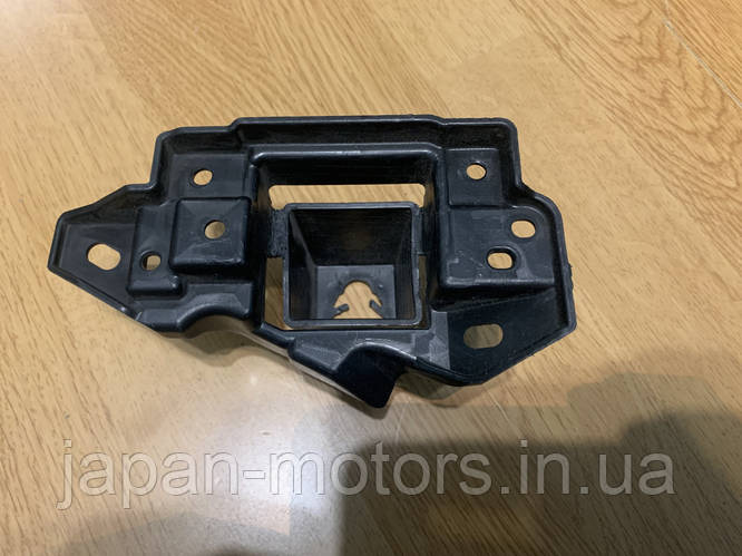 Кронштейн решетки радиатора левый Mazda 3 BN 2017-2019 Original б/у ...