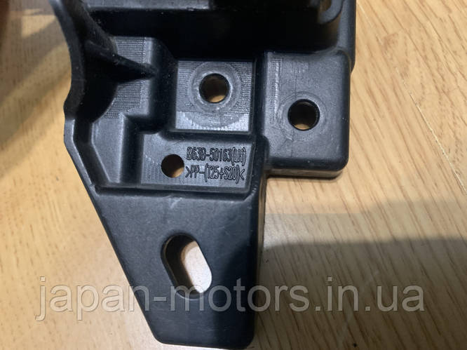 Кронштейн решетки радиатора левый Mazda 3 BN 2017-2019 Original б/у ...